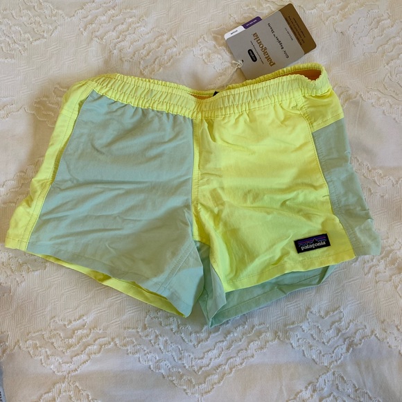 Patagonia | Bottoms | Patagonia Girls Baggies Shorts M Color Jellyfish ...
